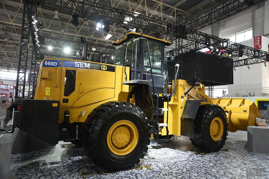 BICES 2019 探馆：全是新机，卡特彼勒让人无法抗拒_铁甲工程机械网