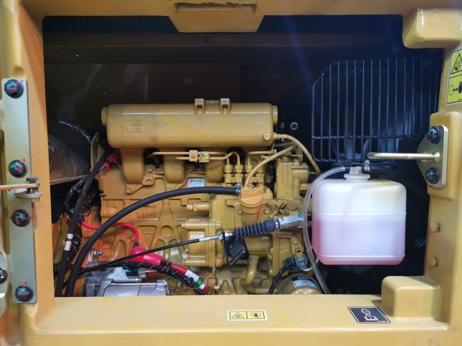 视频说车：新款Cat®306.5和Cat®306全公开！_铁甲工程机械网