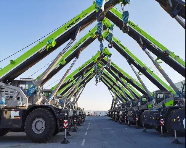 沙特48台ZRT850轮胎吊交付仪式推广会成功举行_铁甲工程机械网