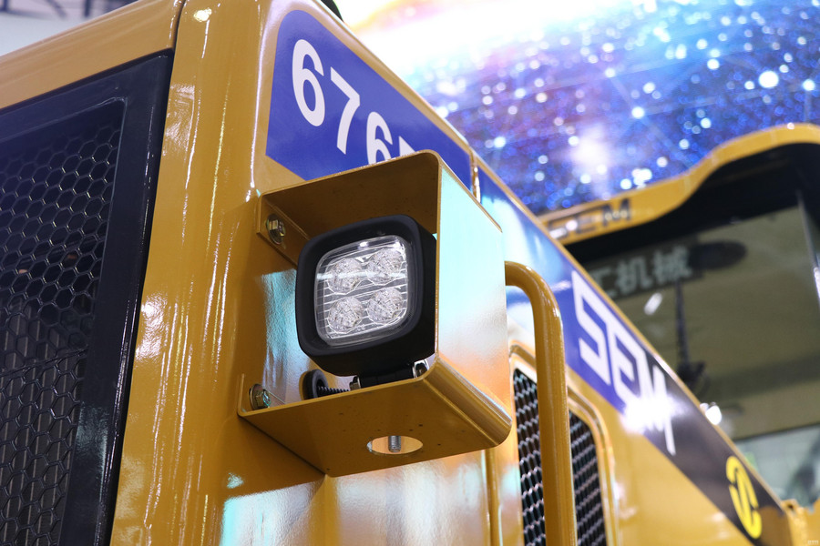 【铁甲评测】力量和速度兼得，SEM676D大吨位装载机重磅来袭_铁甲工程机械网