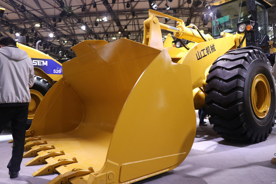 【铁甲评测】力量和速度兼得，SEM676D大吨位装载机重磅来袭_铁甲工程机械网