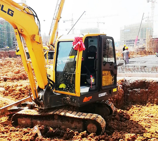 客户至上 | “性价比高，用得顺手”，临工E660FL挖机，可靠之选_铁甲工程机械网