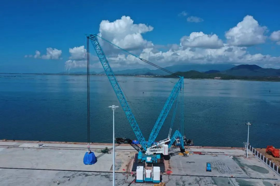 霸气！一口气拿下三款吊装神器！_铁甲工程机械网