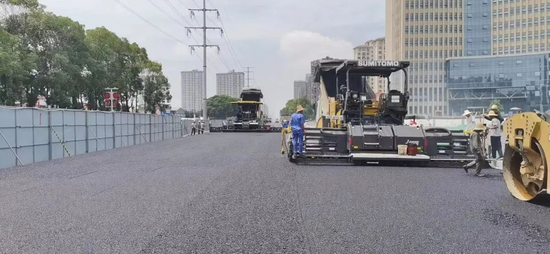 HA90C-3住友摊铺机在江西市场大放异彩_铁甲工程机械网