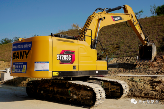三一SY205C高效省油，国四首选还是它，布管、排管、修坡、平整场地，每个动作快速精准。_铁甲工程机械网