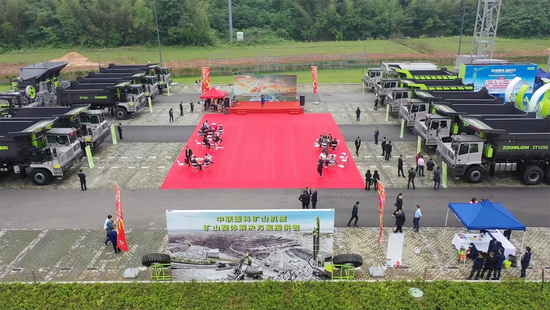 盛世谱华章 矿机展雄图——热烈庆祝中联重科成立三十年_铁甲工程机械网